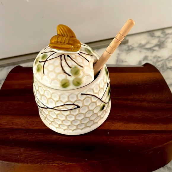 Kitchen | New Ceramic Beehive Honey Pot Wwood Dipper | Poshmark